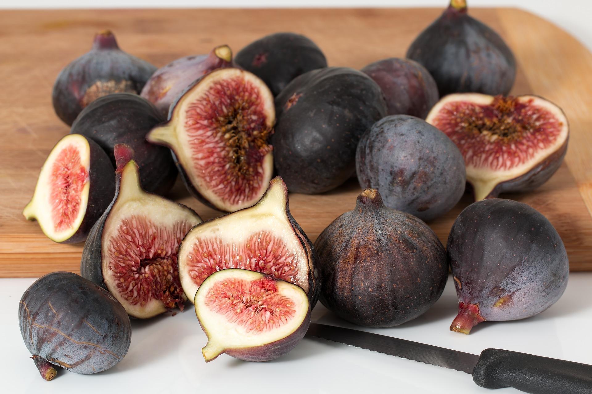 Can Dogs Eat Figs? - Possible Benefits and How to Feed Figs to Dogs